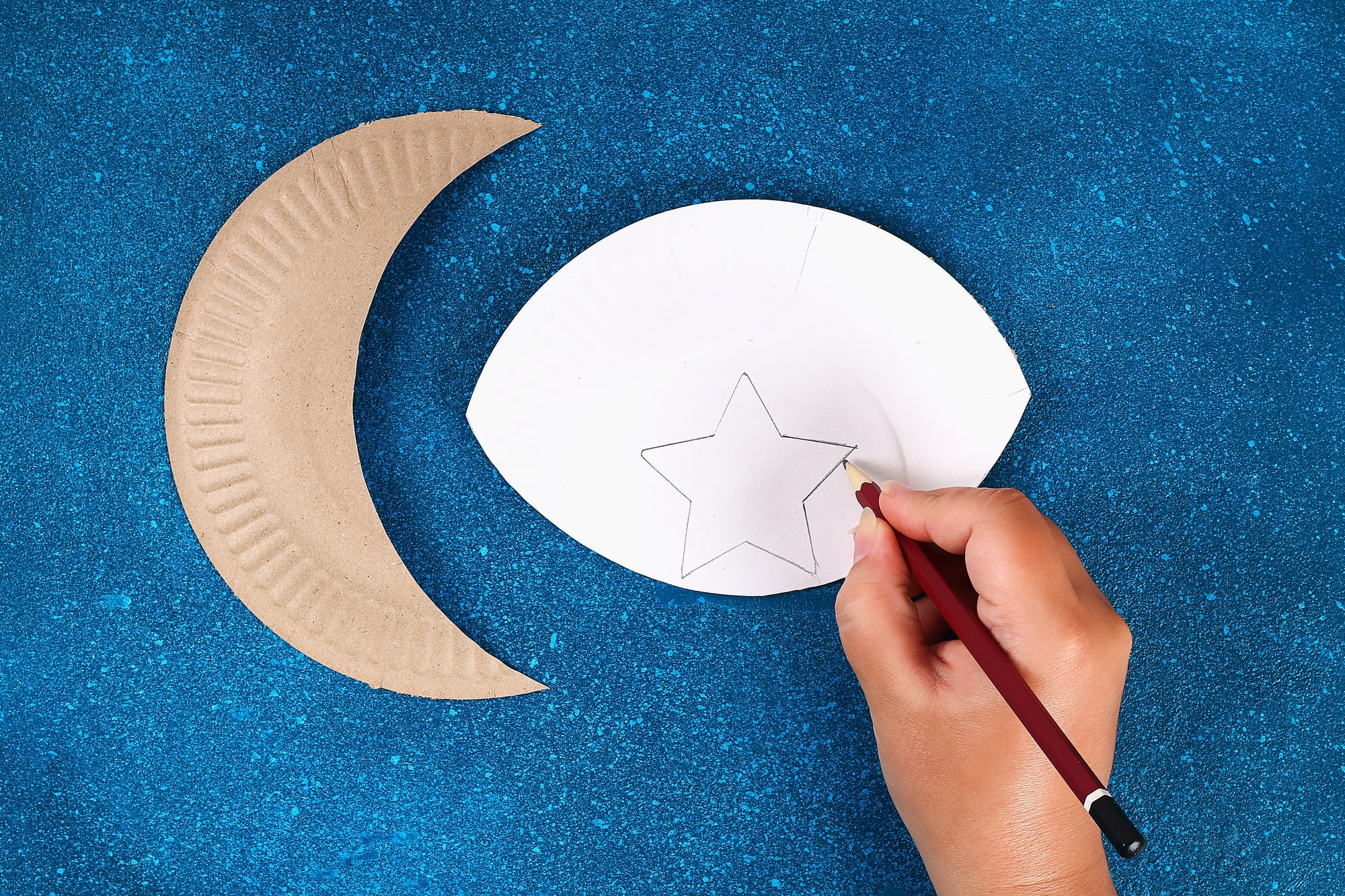 How to Make a Paper Plate Crescent Ramadan Decoration with Kids - In ...