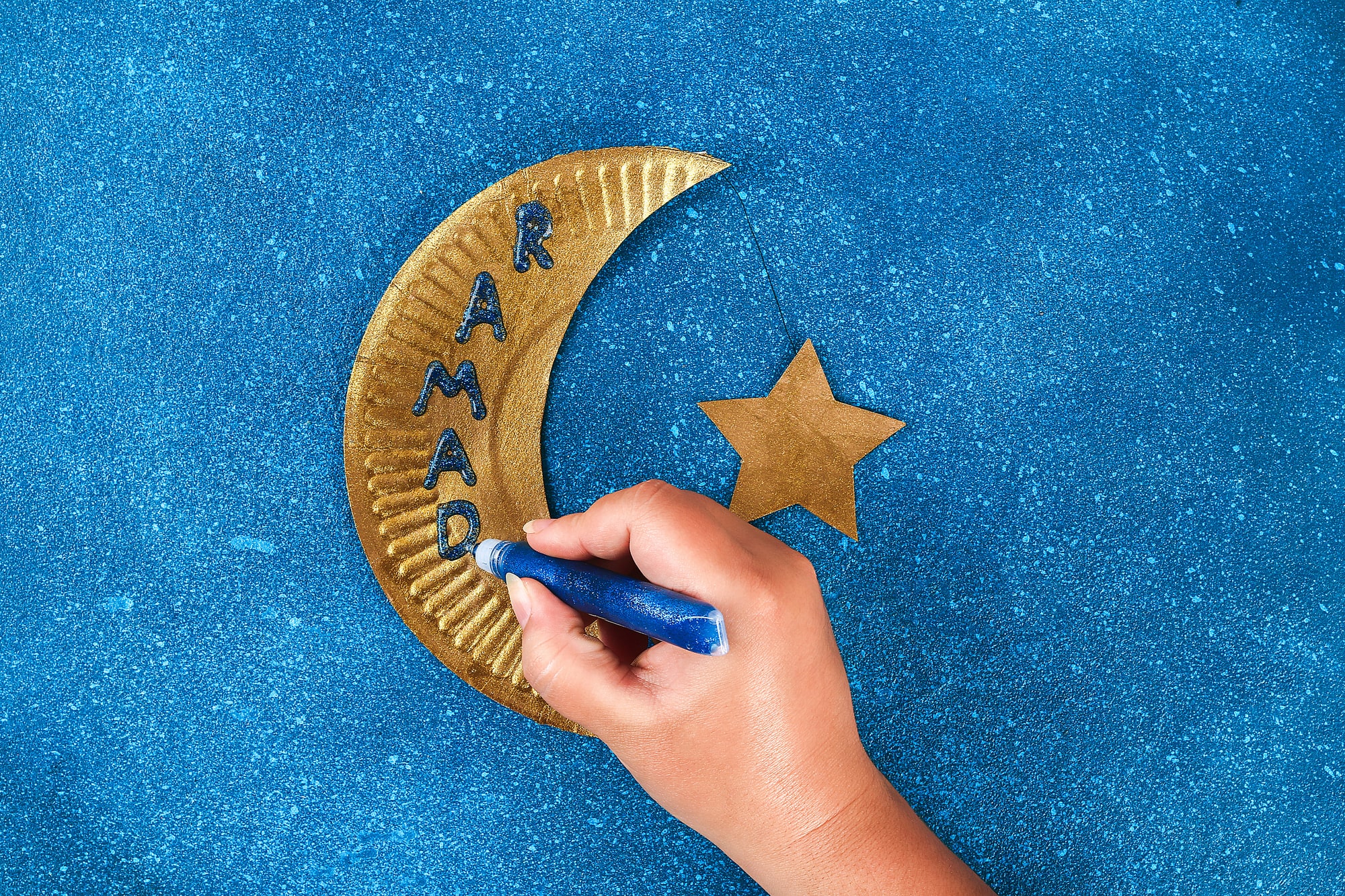 How to Make a Paper Plate Crescent Ramadan Decoration with Kids - In ...