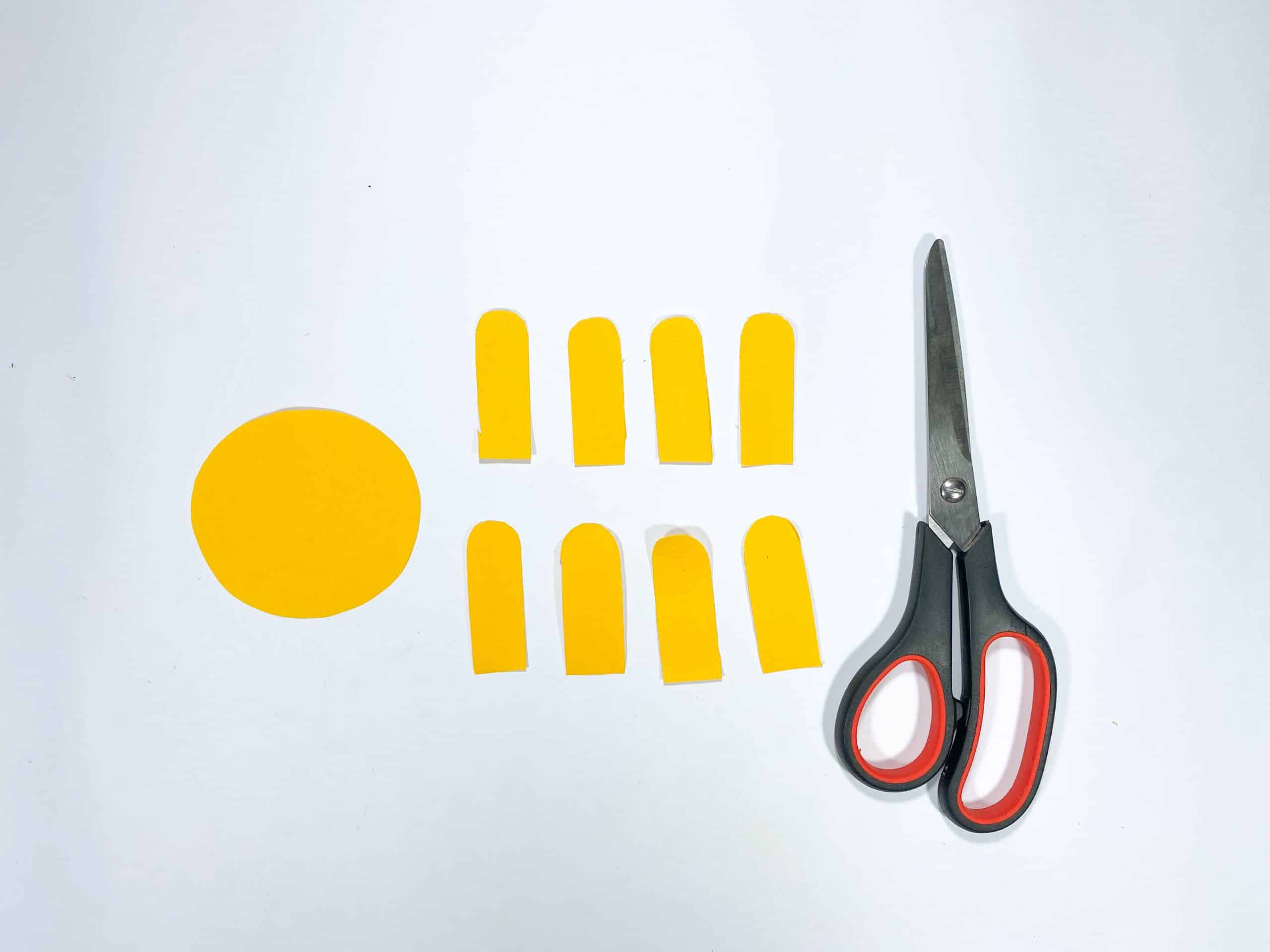 How to make a Paper Plate Sunset Craft - In The Playroom