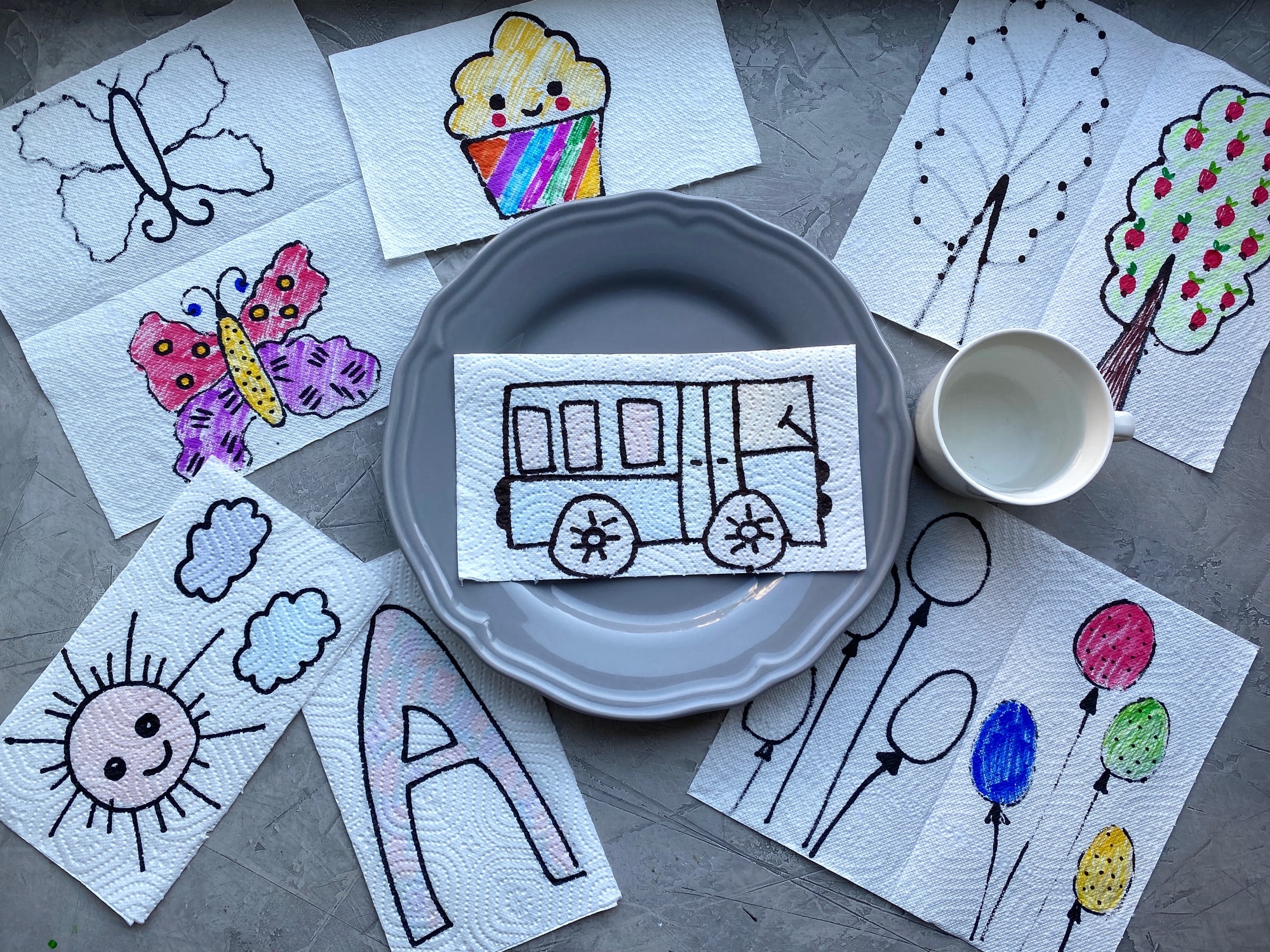Magic Appearing Pictures Paper Towel Art Experiment - In The Playroom