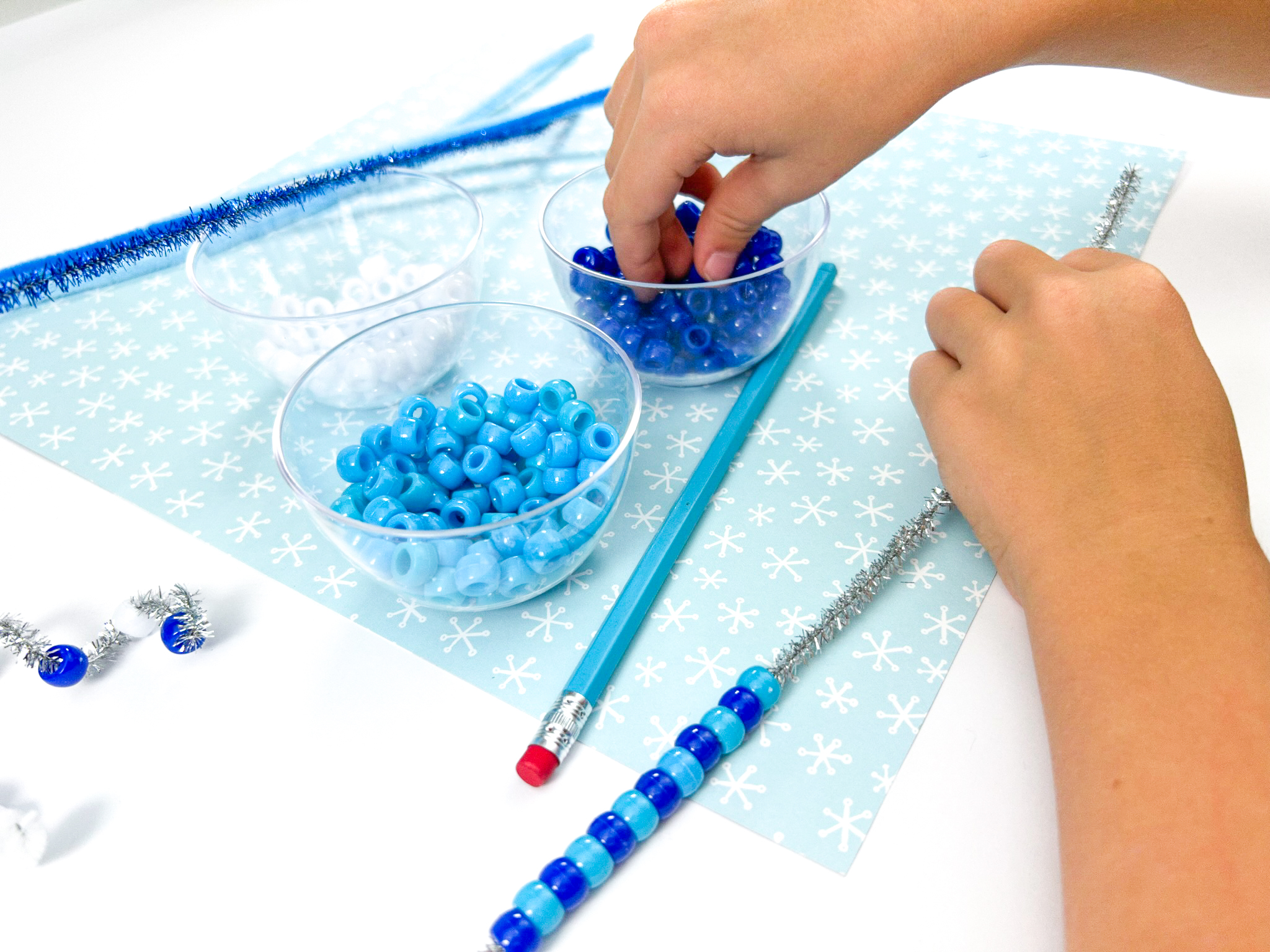 Pipe Cleaner Icicle Winter Fine Motor Activity - In The Playroom