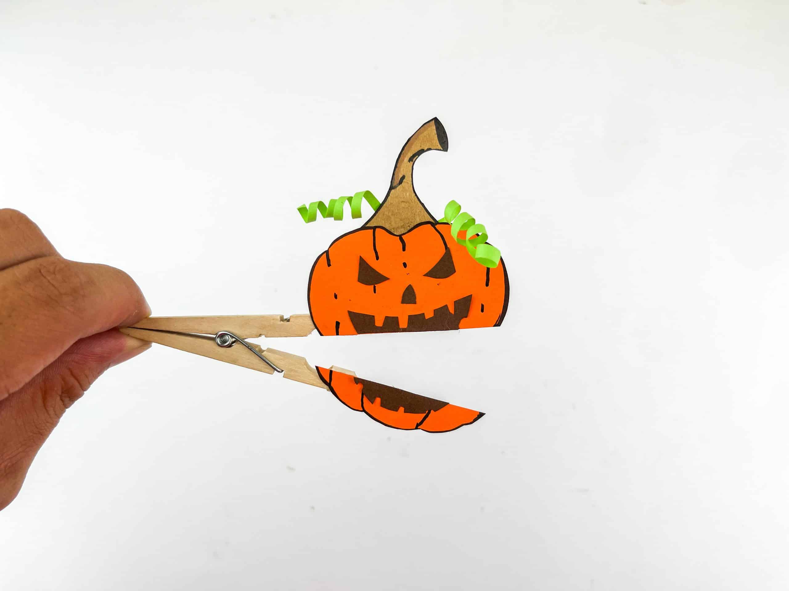 Pumpkin Clothespin Halloween Craft - In The Playroom